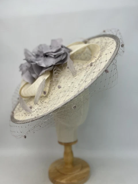 VENI INFANTINO SNOXALL & Gwyther Crema & Taupe Grande Fascinator (855 ...