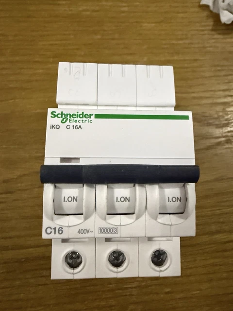SCHNEIDER IKQ C 16A Type C MCB Circuit Breaker BSEN60898 £16.15 ...