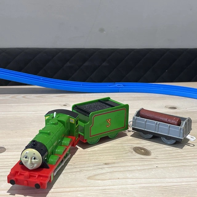 THOMAS TRACKMASTER HENRY battery train £9.00 - PicClick UK