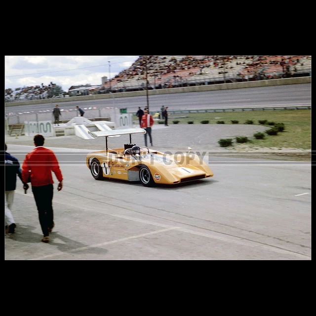 PHOTO A.013647 DAN GURNEY MCLAREN M8B MICHIGAN SPEEDWAY 1969 EUR 5,99 ...