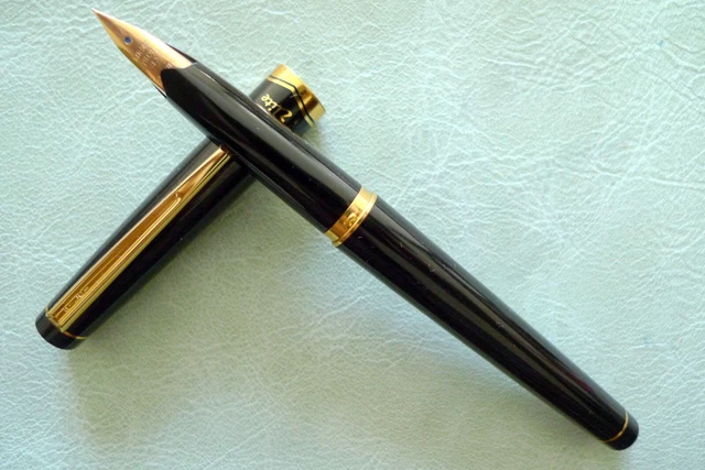 VINTAGE JAPANESE PILOT Elite fountain pen 14K 585 gold F nib £55.00 - PicClick UK