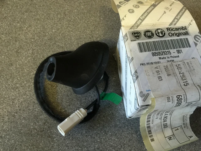 NEW GENUINE ALFA Romeo Giulietta Aerial Antenna Base 50529315 £29.49 ...
