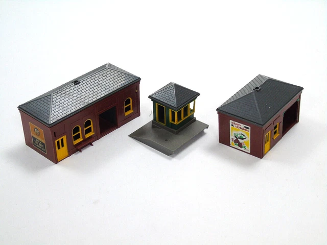 VINTAGE HORNBY TRI-ANG Buildings Gate Hut Porters Ticket Office R60 R66 ...