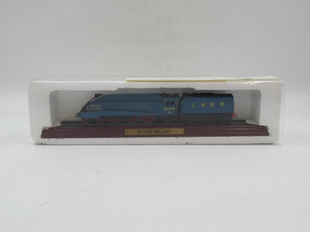 TRAIN MODEL A4 Class Mallard LNER Locomotive Collectable On Stand T2750 ...