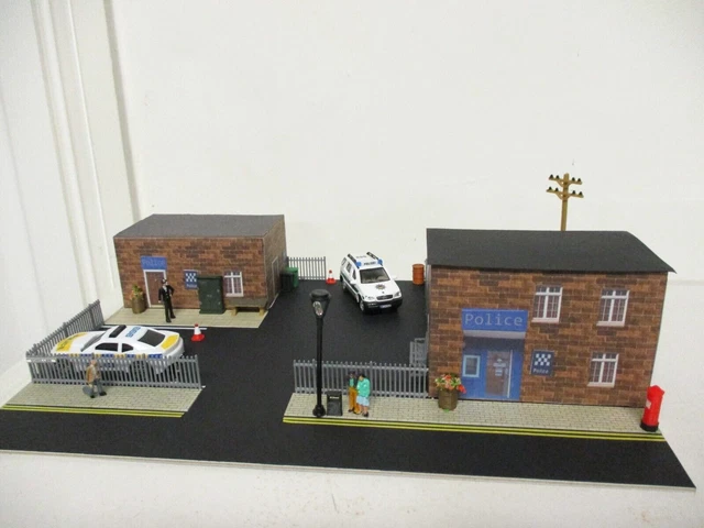 MODEL RAILWAY DIORAMA of Scratch Built Police Station 00 Gauge £24.99 ...