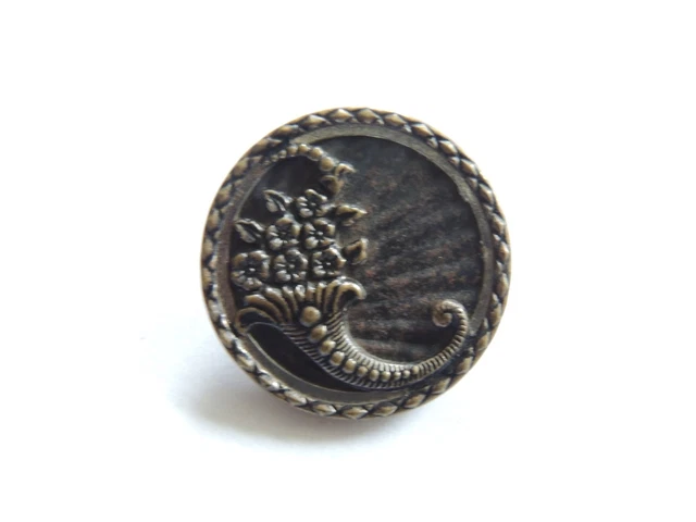 JOLI BOUTON ANCIEN corne d'abondance. Antique French button. collection ...