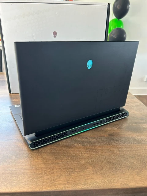 ALIENWARE M17 R3 Gaming Laptop with RTX 2080 SUPER 8GB - Very good ...
