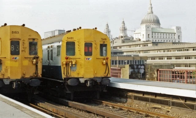 PHOTO LONDON Berthed 4Epb Emus At Blackfriars Railway Station 1989 £2. ...