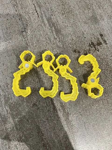 PAW PATROL MIGHTY Lookout Tower 4 x Yellow Zip Line Clips Spare ...