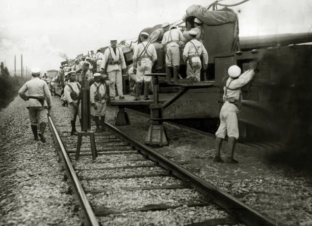 ITALIAN ARMOURED TRAIN preparing to fire it's guns officer carryin- Old ...