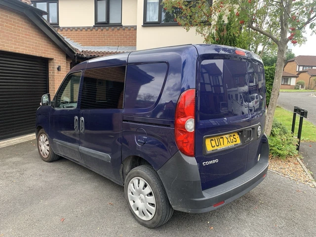 VAUXHALL COMBO CREW Van 2300 CDTI £3,995.00 - PicClick UK