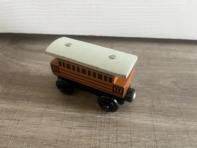 THOMAS THE TANK Engine & Friends Wooden train HENRIETTA COACH £14.99 ...