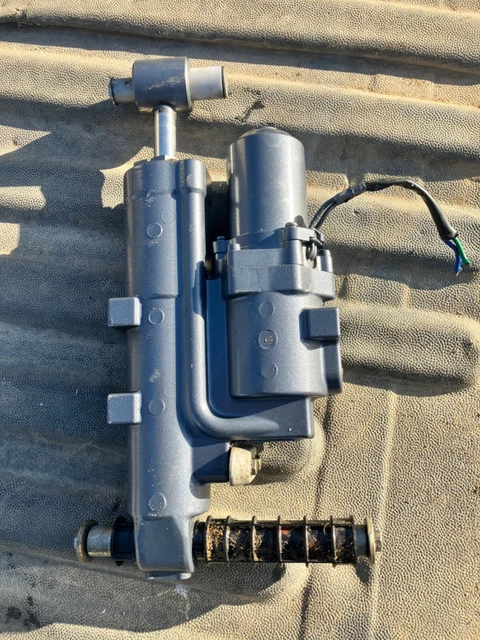 YAMAHA 50 HP 4 stoke power trim /tilt fits other Yamaha models 2013 £ ...