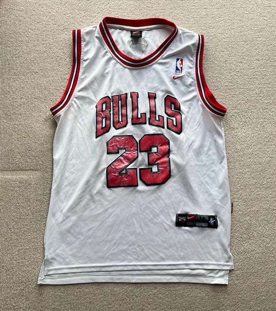VINTAGE NIKE TEAM CHICAGO BULLS - MICHAEL JORDAN #23 NBA JERSEY Size MEDIUM £40.00 - PicClick UK