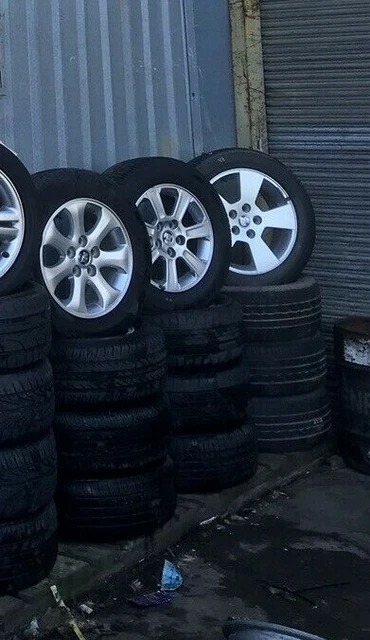 COMMODORE VE MAG WHEELS TYRES COMMODORE 17 OR 18 inch wheels $590.00 ...