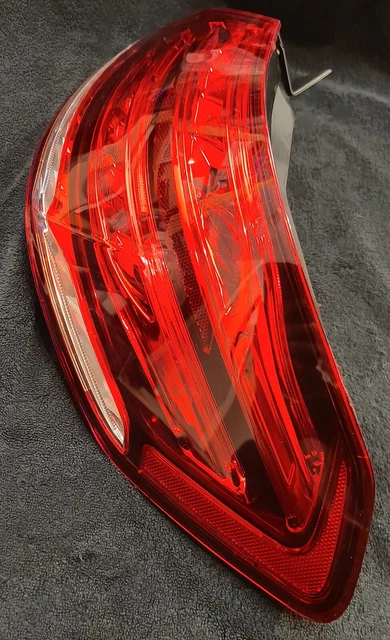 MERCEDES-BENZ A2129060803 RIGHT Rear Light for E Class W212 EUR 64,43 ...
