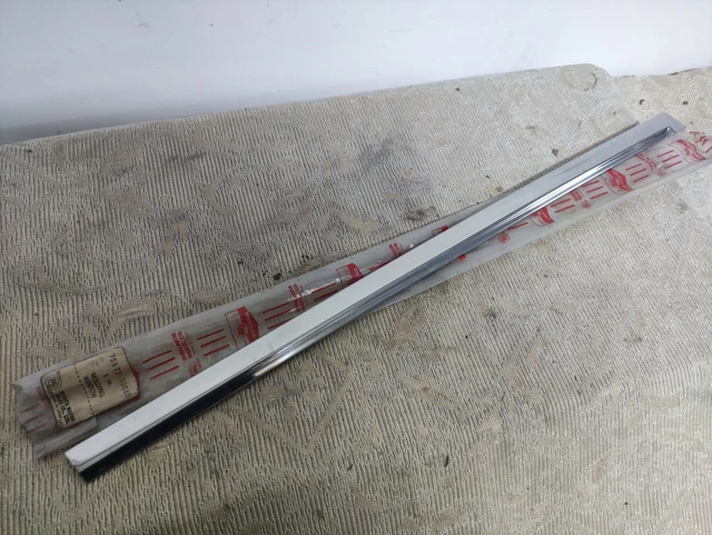 NOS GENUINE TOYOTA トヨタ Back Window Side Moulding Rh Crown Ms55 # 75573 ...