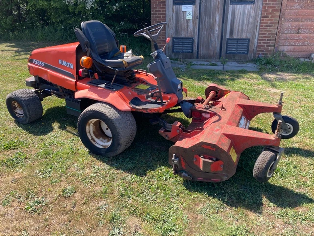 KUBOTA F2560 HYDROSTATIC lawn mower diesel Trimax Flail deck 135 £3,995 ...