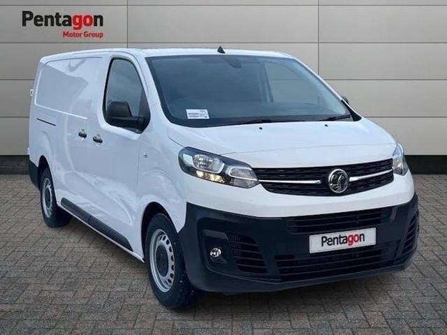 VAUXHALL VIVARO PANEL 1.5 Turbo D 2900 Dynamic Panel Van 6dr Diesel ...