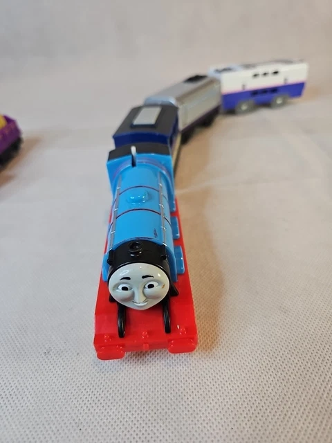 THOMAS AND FRIENDS Trackmaster Gordon Motorised Train With Tender £17. ...