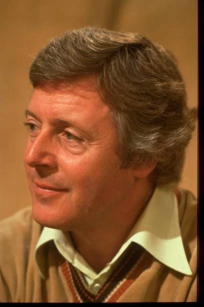TELEVISION PRESENTER MICHAEL Aspel circa 1980 TV OLD PHOTO 1 $9.00 ...