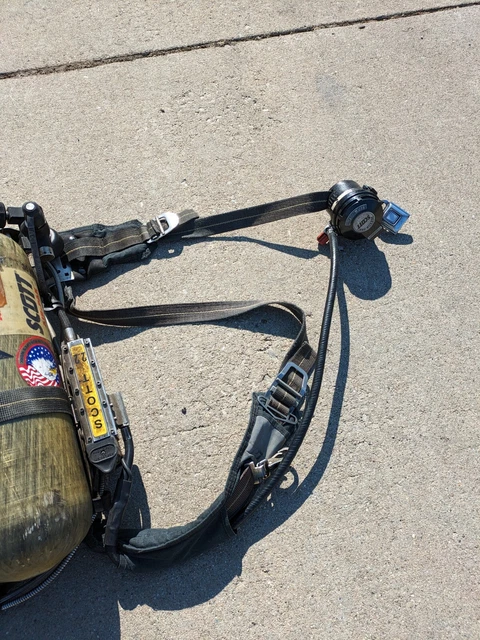 SCOTT 2.2 SCBA Air-Pak EZ-FLO Regulator HUD UAC W/Fiberglass Bottle ...