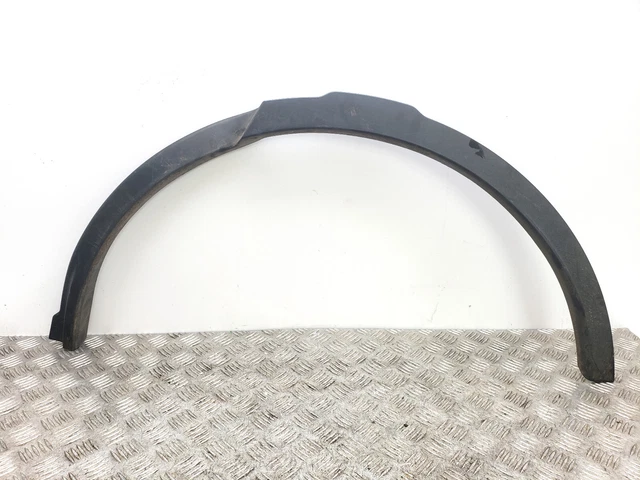 LAND ROVER DISCOVERY Sport L550 2016 Wheel Arch Trim Moulding Rear ...