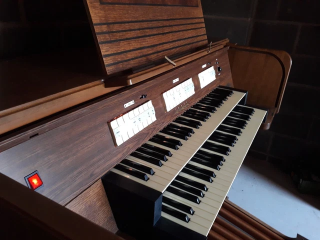 CHURCH ORGAN - Praeludium Galanti.Electronic Organ in very good ...