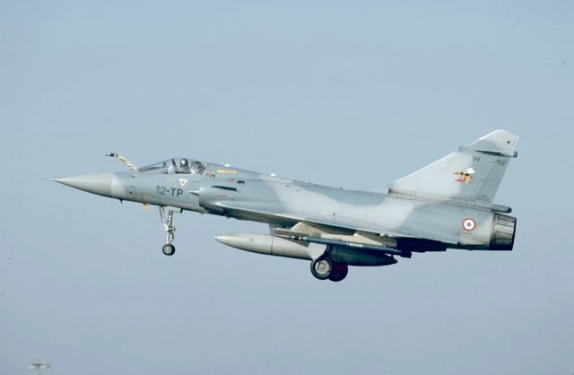 ORIGINAL COLOUR SLIDE of Dassault Mirage 2000C 99 12-YP AdlA £3.50 ...