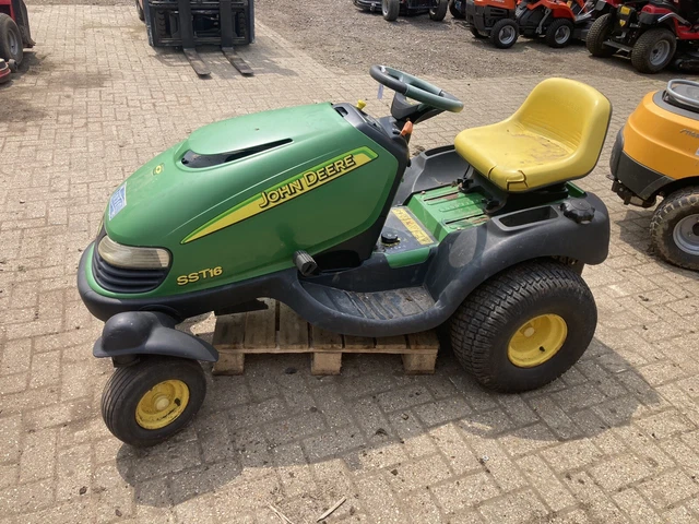 JOHN DEERE SST16 Ride On Mower. Rare Zero Turn. Spares Repair. £490.00 ...
