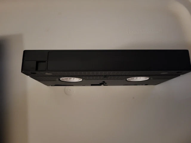 CHAIN REACTION VHS 1996, 2000 Keanu Reeves Morgan Freeman **TESTED ...