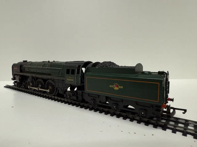 HORNBY BR 4-6-2 BRITANNIA CLASS 70000 LOCO GREEN OO Gauge R259S ...