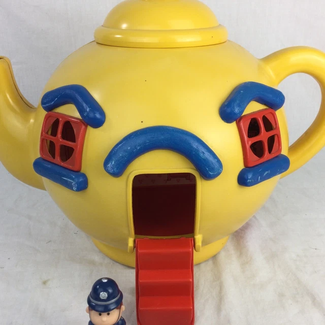 1981 VINTAGE BLUEBIRD Toys Big Yellow Teapot Tea Pot Retro 80s Playset ...