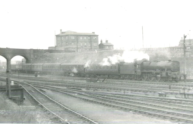 RAILWAY PHOTO LMS Jubilee Class 4-6-0 No 5602 BRITISH HONDURAS express ...