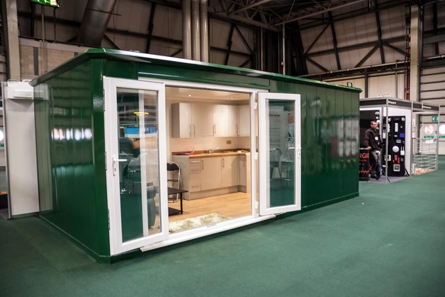 SHIPPING CONTAINER-STYLE GLAMPING Pod £12,500.00 - PicClick UK