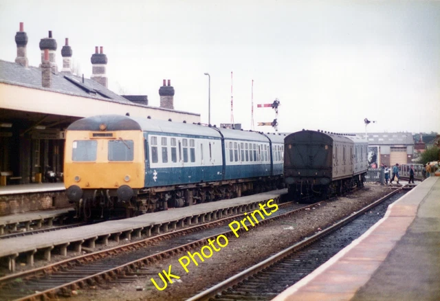 RAILWAY PHOTO 6X4 Class 120 DMU Stabled at Lincoln St Marks 27/4/1985 £ ...