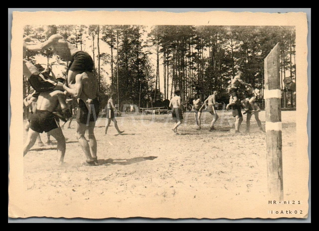 FOTO, WK2, KASERNE Labiau, Uffz. beim Abt.-Sportfest in Laukischken f ...