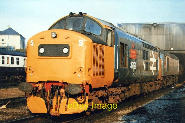 PHOTO RAILWAY 6X4 Class 37 37191 and Ethel 97250 Eastfield TMD c1985 £2 ...
