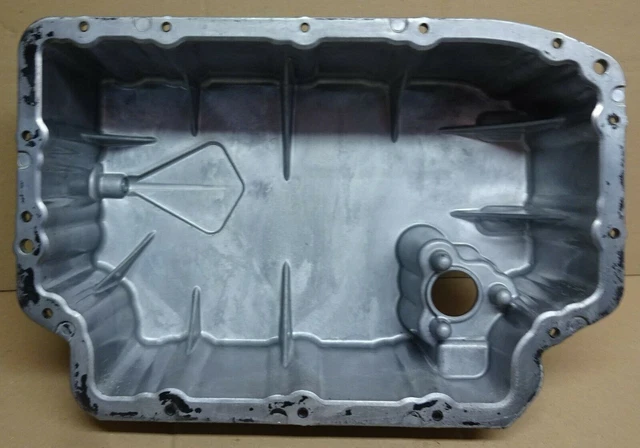 GENUINE MERCEDES-BENZ OM642 3.0 CDI oil pan A6420140803 £131.74 ...