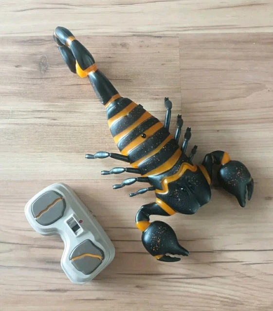 DISCOVERY WALKING LIGHT Up Scorpion Remote Control RC Toy Christmas ...