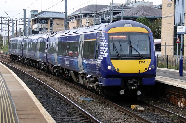 B150 35MM SLIDE Scotrail Class 170 170414 @ Haymarket £3.54 - PicClick UK