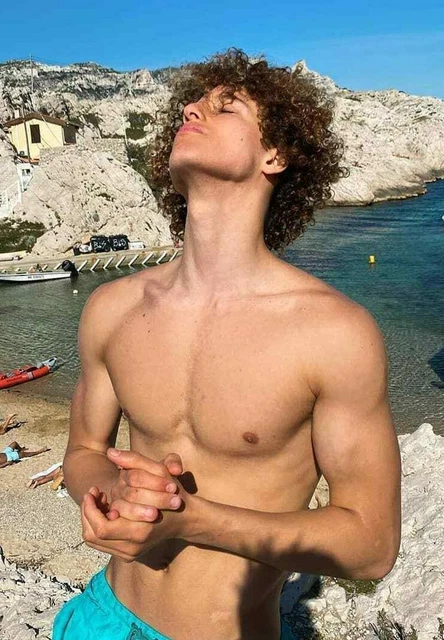 Shirtless Male Swimmers Build Beefcake Athletic Body Shaggy Hair 4x6