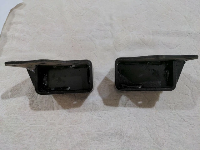 NOS GENUINE HOLDEN Commodore 5.0 Engine Mount Block Set Commodore VN VP ...