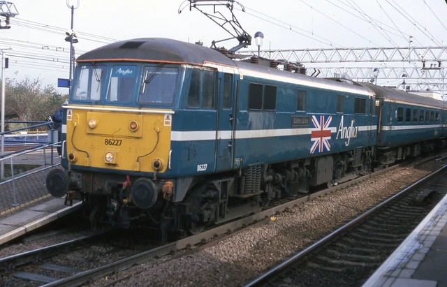 COLOUR SLIDE, BR Class 86, 86227, Anglia livery, Apr 04 £1.15 - PicClick UK