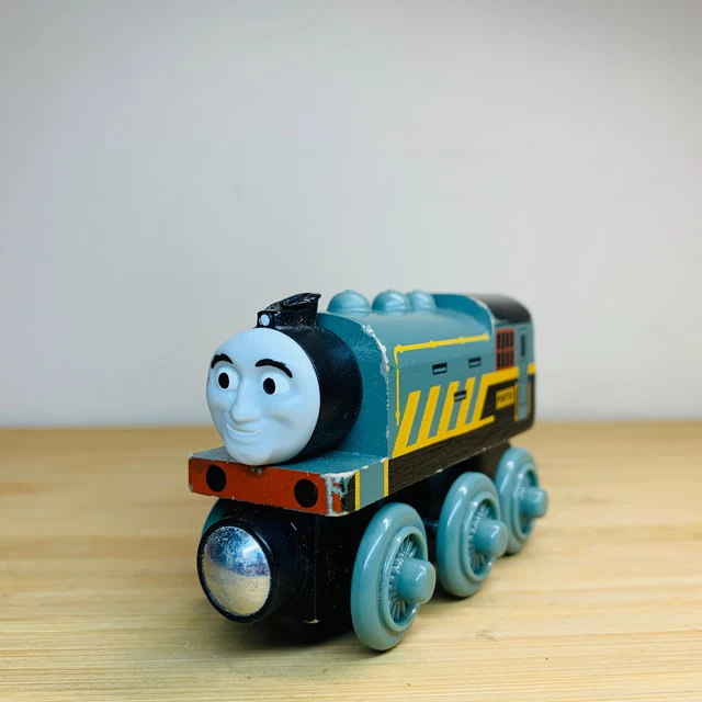 PORTER - THOMAS The Tank Engine & Friends Wooden Railway Magnet Trains ...