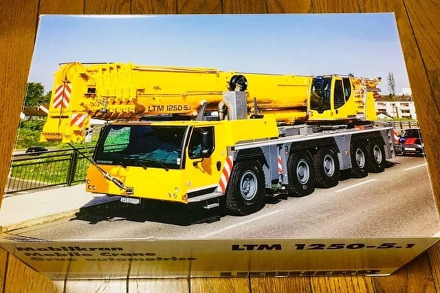 LIEBHERR LTM1250-5.1 MODÈLE Réduit 1/50 EUR 710,76 - PicClick FR