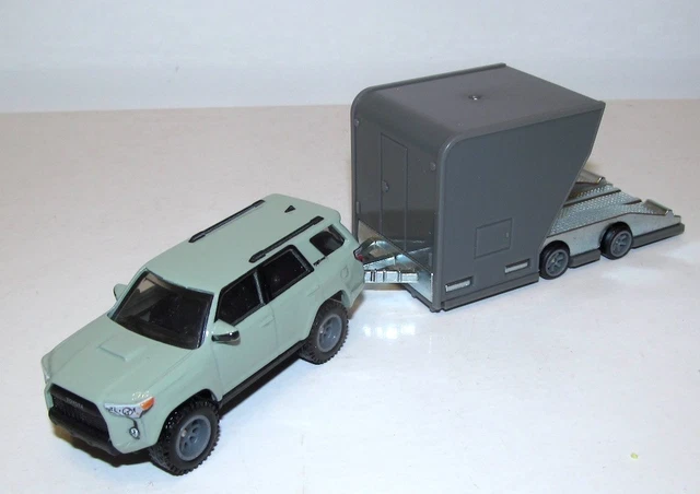 HOT WHEELS PREMIUM '18 Toyota 4Runner in Green & Trailer Team Transport ...