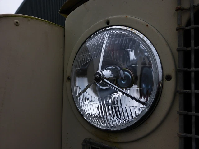 CLASSIC VINTAGE CAR RHD 7 Inch Headlight Headlamp Tripod Lucas P700 ...