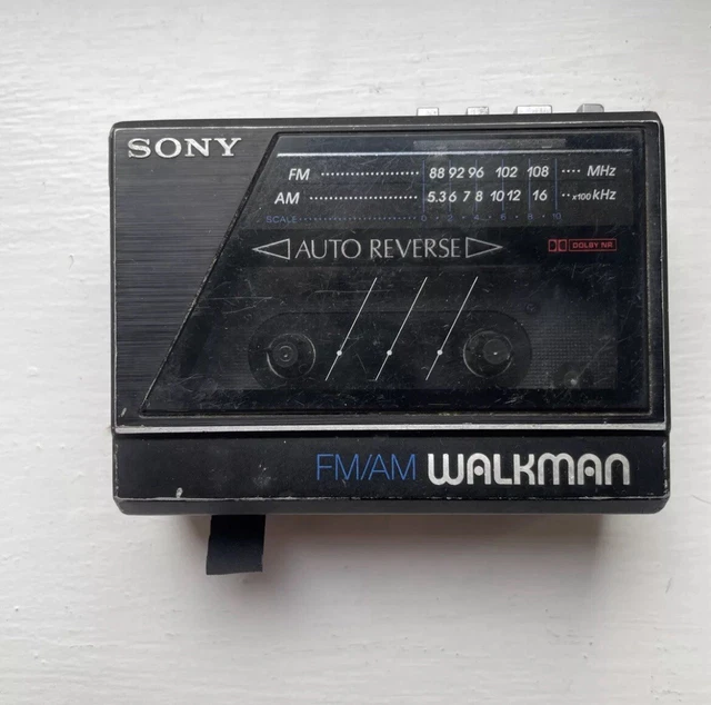 VINTAGE 1980'S SONY Walkman WM-F77 am/fm radio cassette player ...