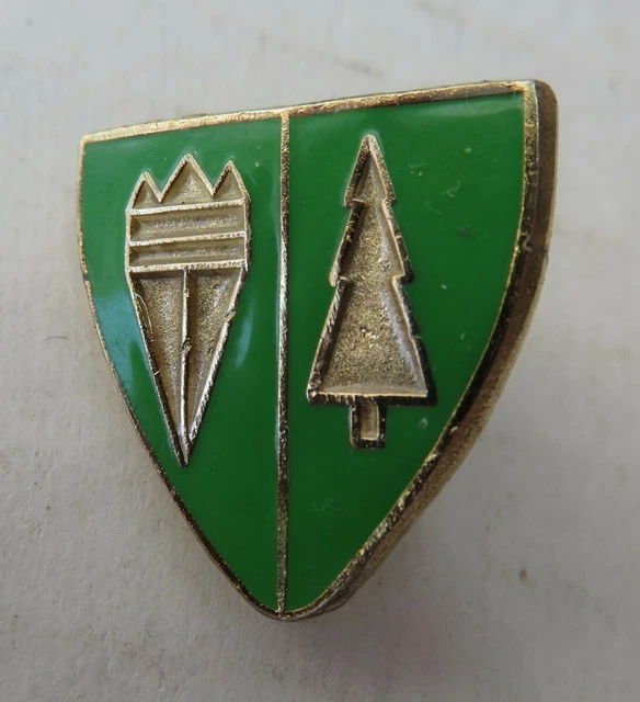 VINTAGE GREEN SHIELD With Pine Tree And Torch Pin (Inv33394) $4.95 ...